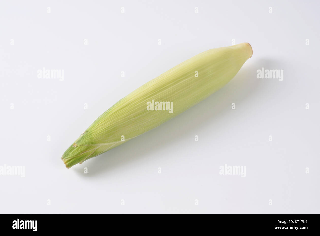 fresh corn ear Stock Photo - Alamy