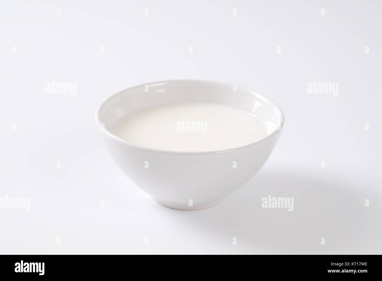 bowl of fresh milk Stock Photo - Alamy