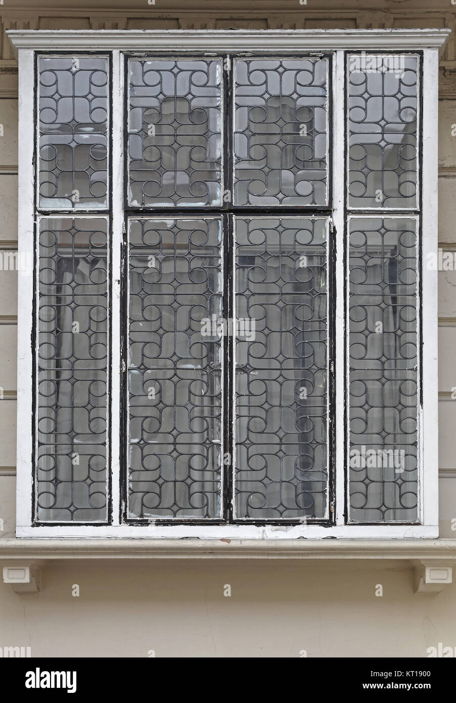 Decorative lead lights hi-res stock photography and images - Alamy