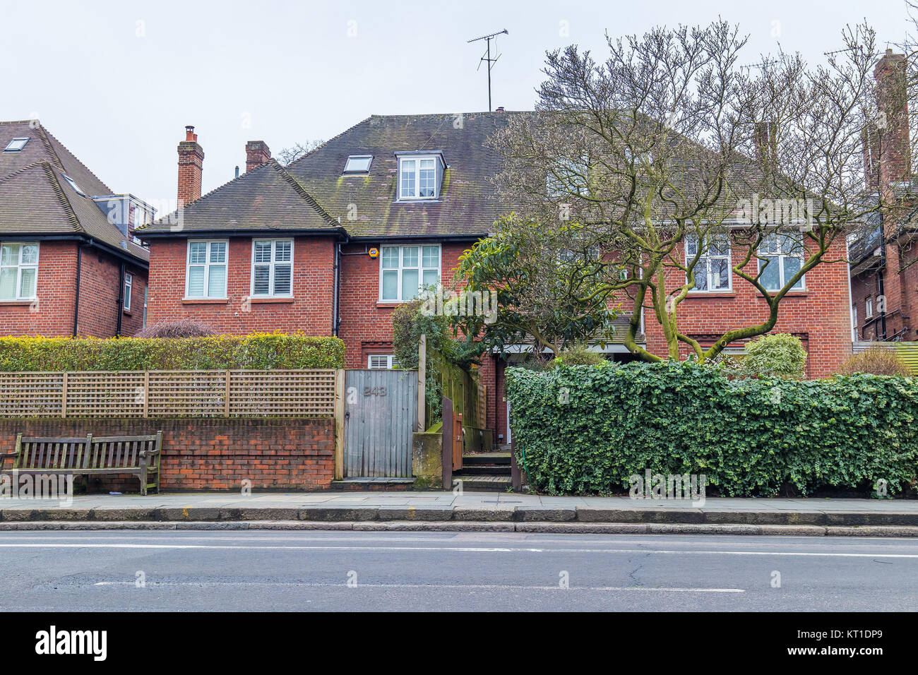 Typical British House High Resolution Stock Photography and Images - Alamy