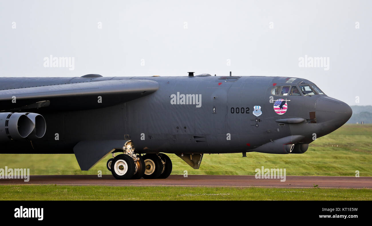 52 stratofortress strategic nuclear hi-res stock photography and images ...