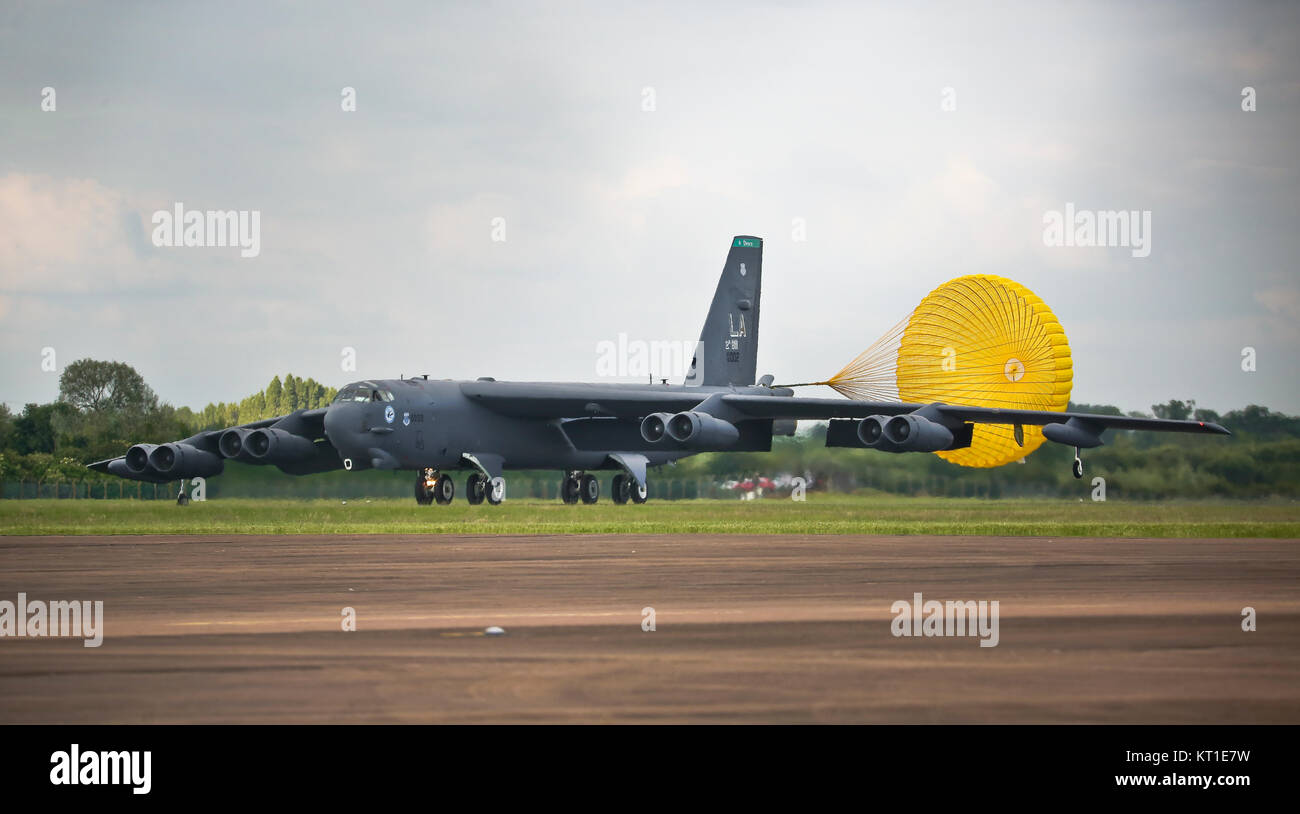 Boeing b 52 stratofortress hi-res stock photography and images - Alamy
