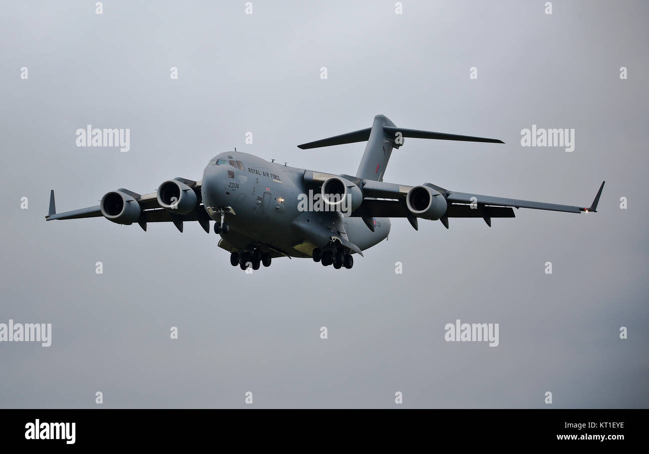 C 17 globemaster sunset hi-res stock photography and images - Alamy