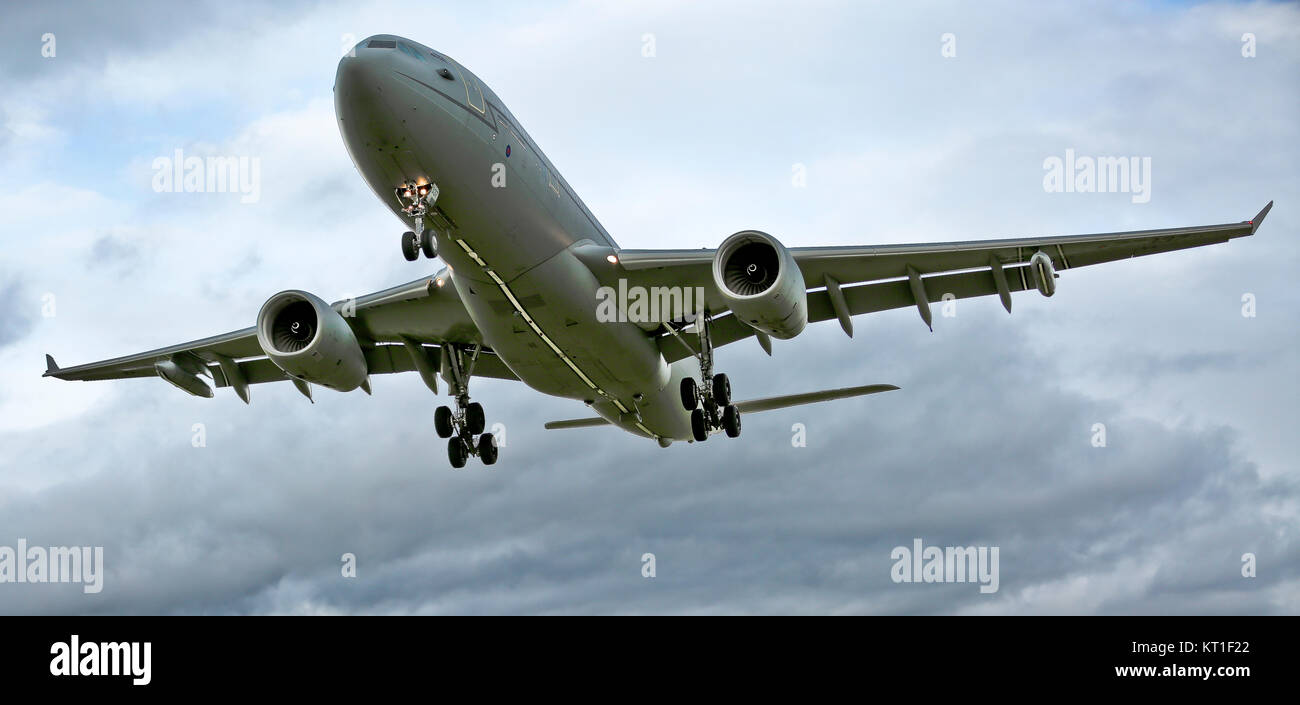 Raf voyager hi-res stock photography and images - Alamy