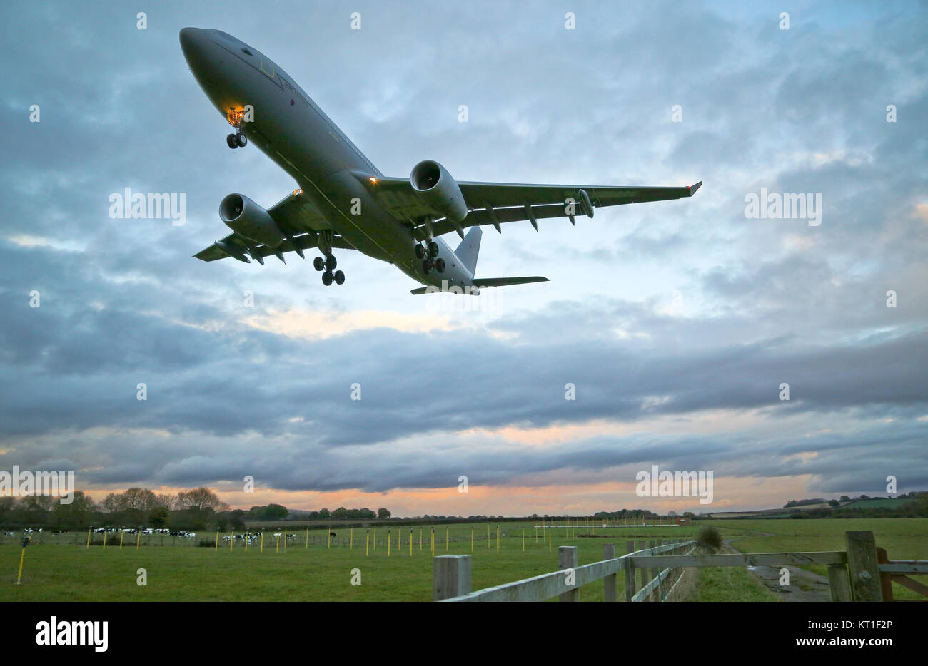 Raf voyager hi-res stock photography and images - Alamy