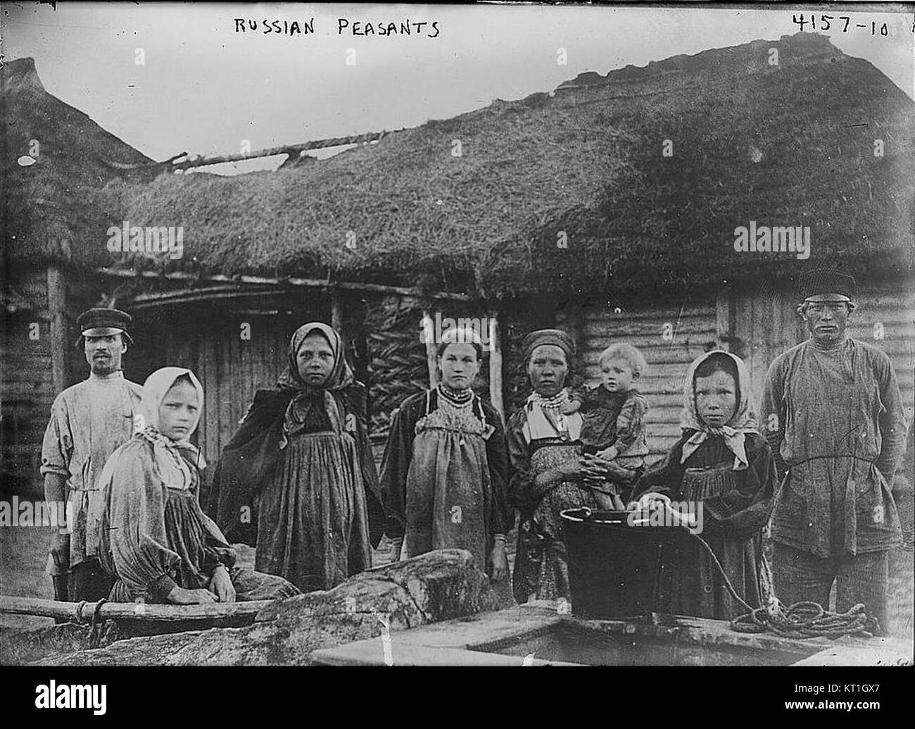 An image titled 'Campesinos Rusos 23997v', depicting Russian peasants ...