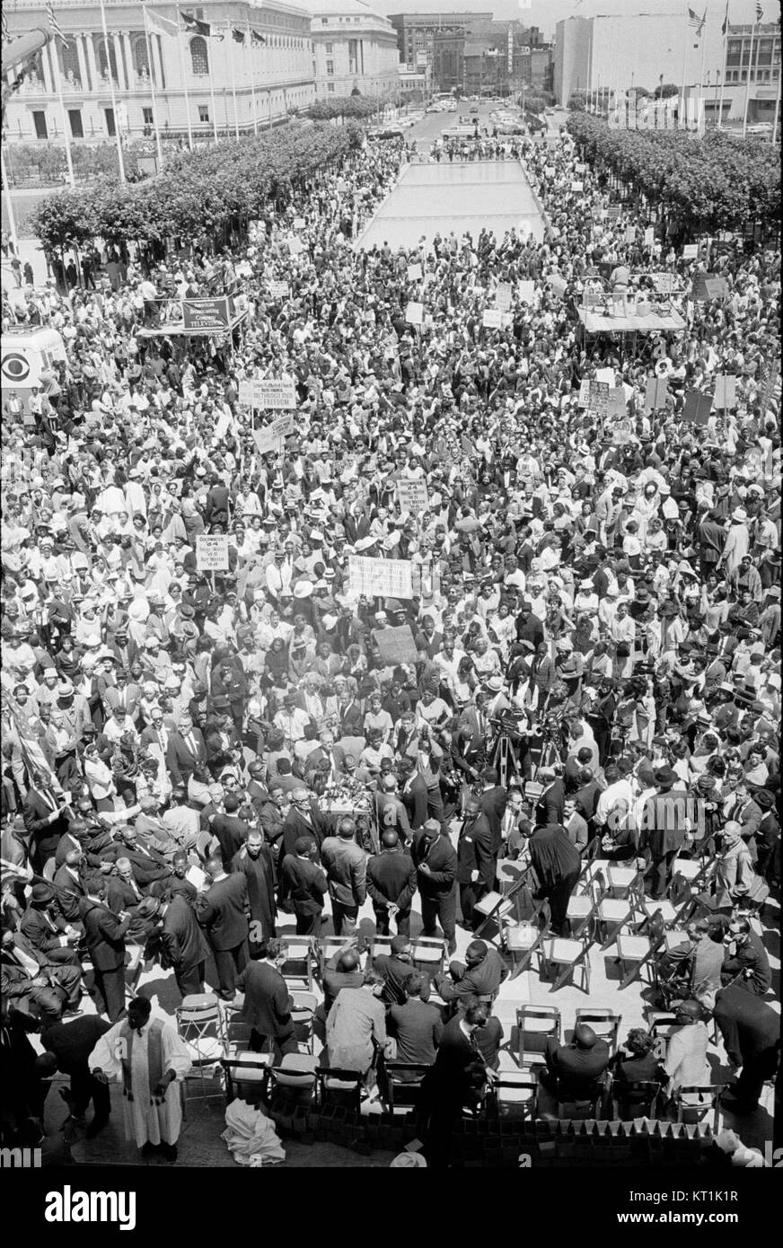 This image depicts the civil rights parade at the 1964 Republican ...