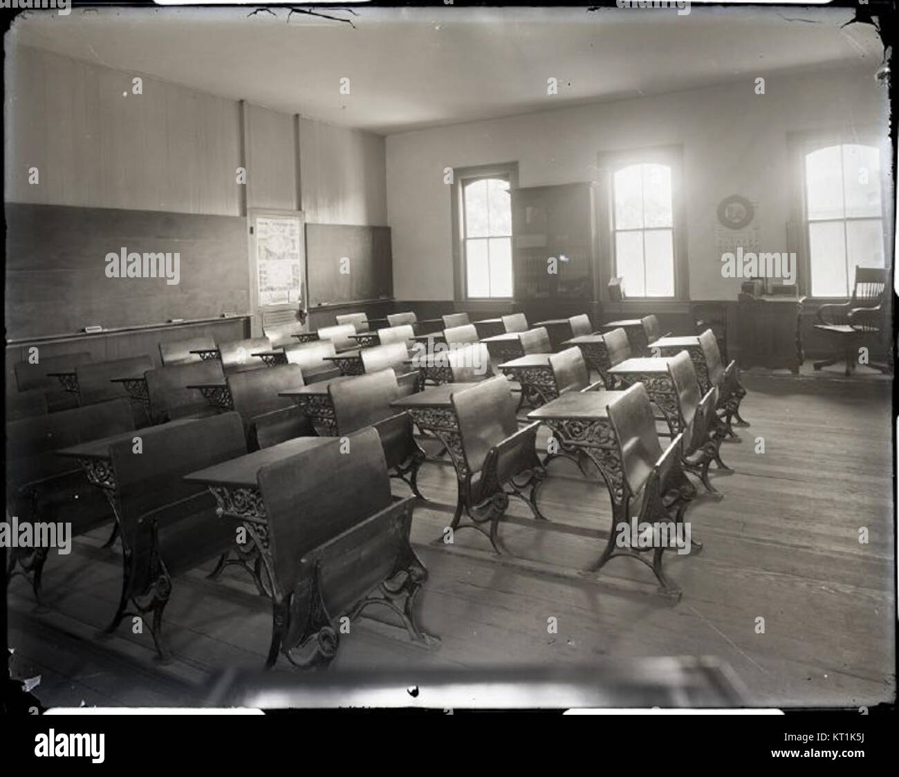 Vintage college classroom hi-res stock photography and images - Alamy