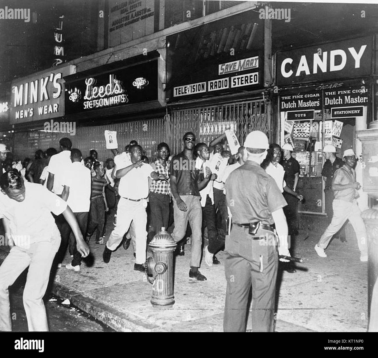 Civil rights demonstrators in Black and White Stock Photos & Images - Alamy