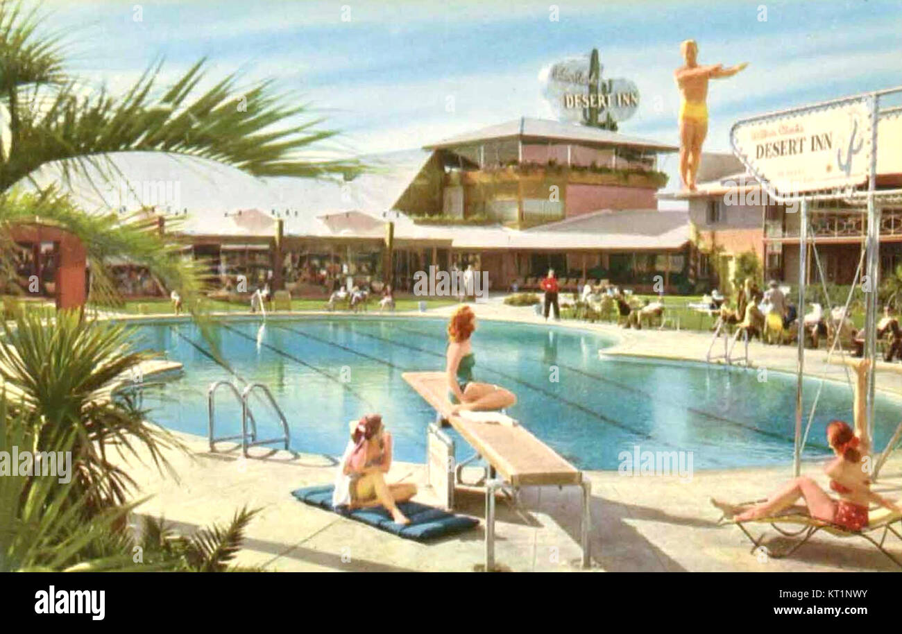 Outdoor swimming pool 1950s hi-res stock photography and images - Alamy