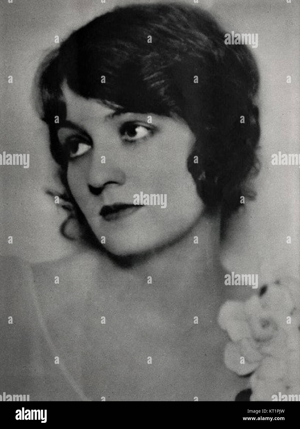 Doris Kenyon was an American actress active during the early 20th ...