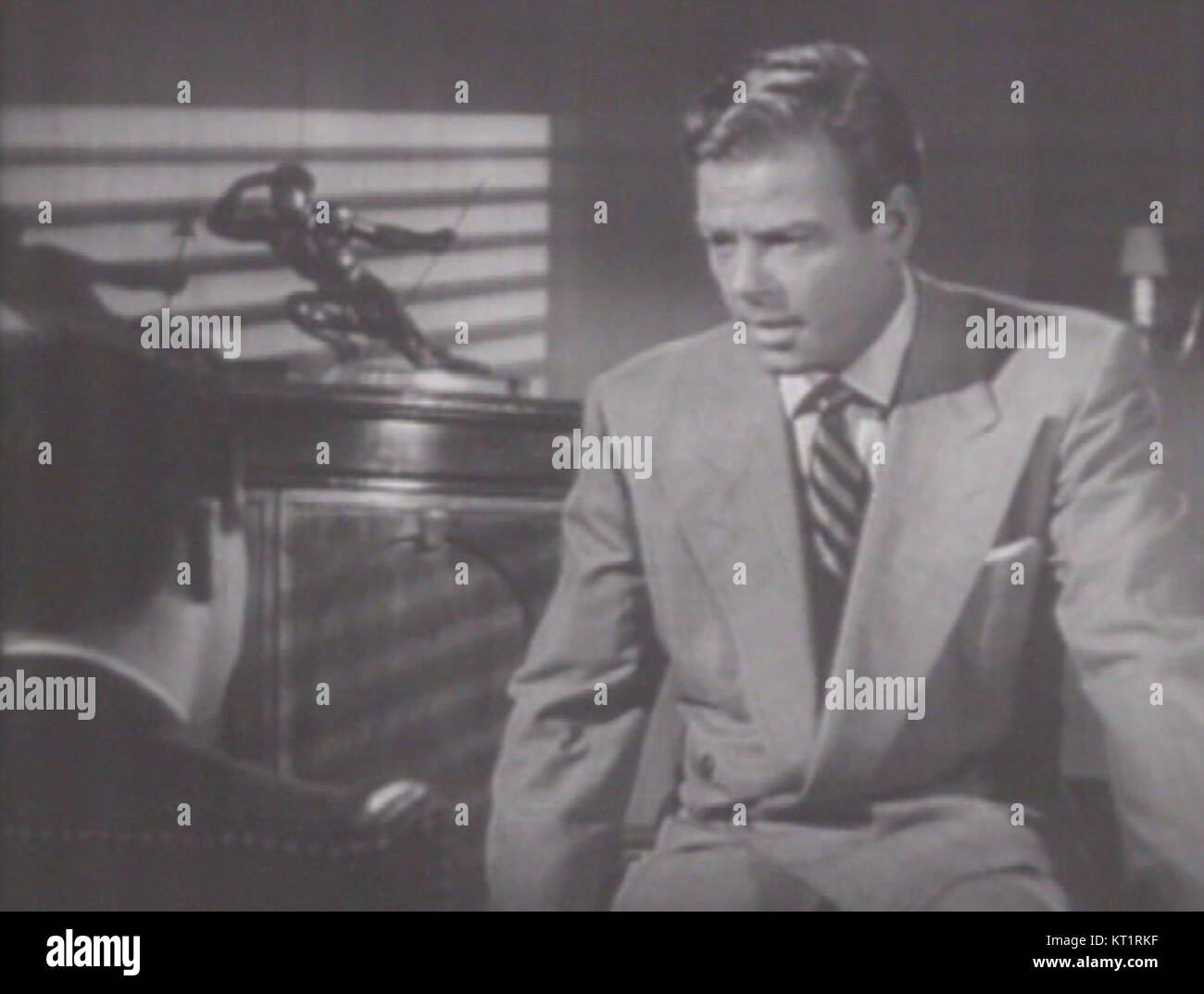 Edmond O'Brien and William Ching star in the 1949 crime thriller 'DOA ...