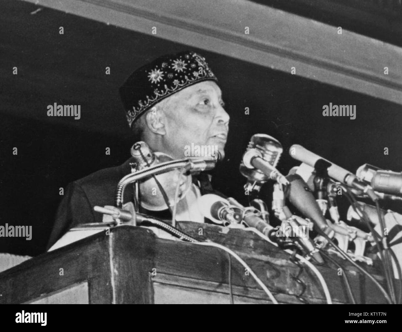 A meeting of Elijah Muhammad in 1964, the leader of the Nation of Islam ...