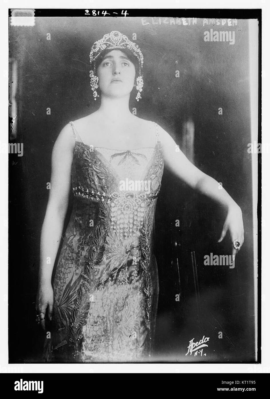 Photograph of elizabeth hi-res stock photography and images - Alamy