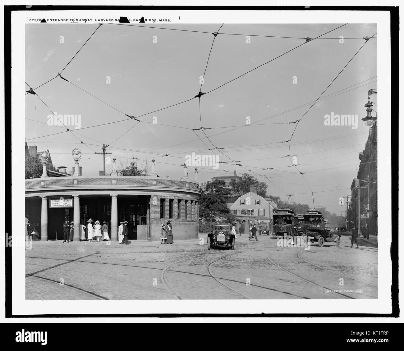 Harvard square cambridge subway hi-res stock photography and images - Alamy