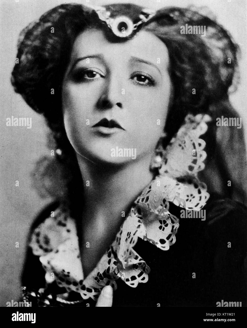 Estelle taylor hi-res stock photography and images - Alamy