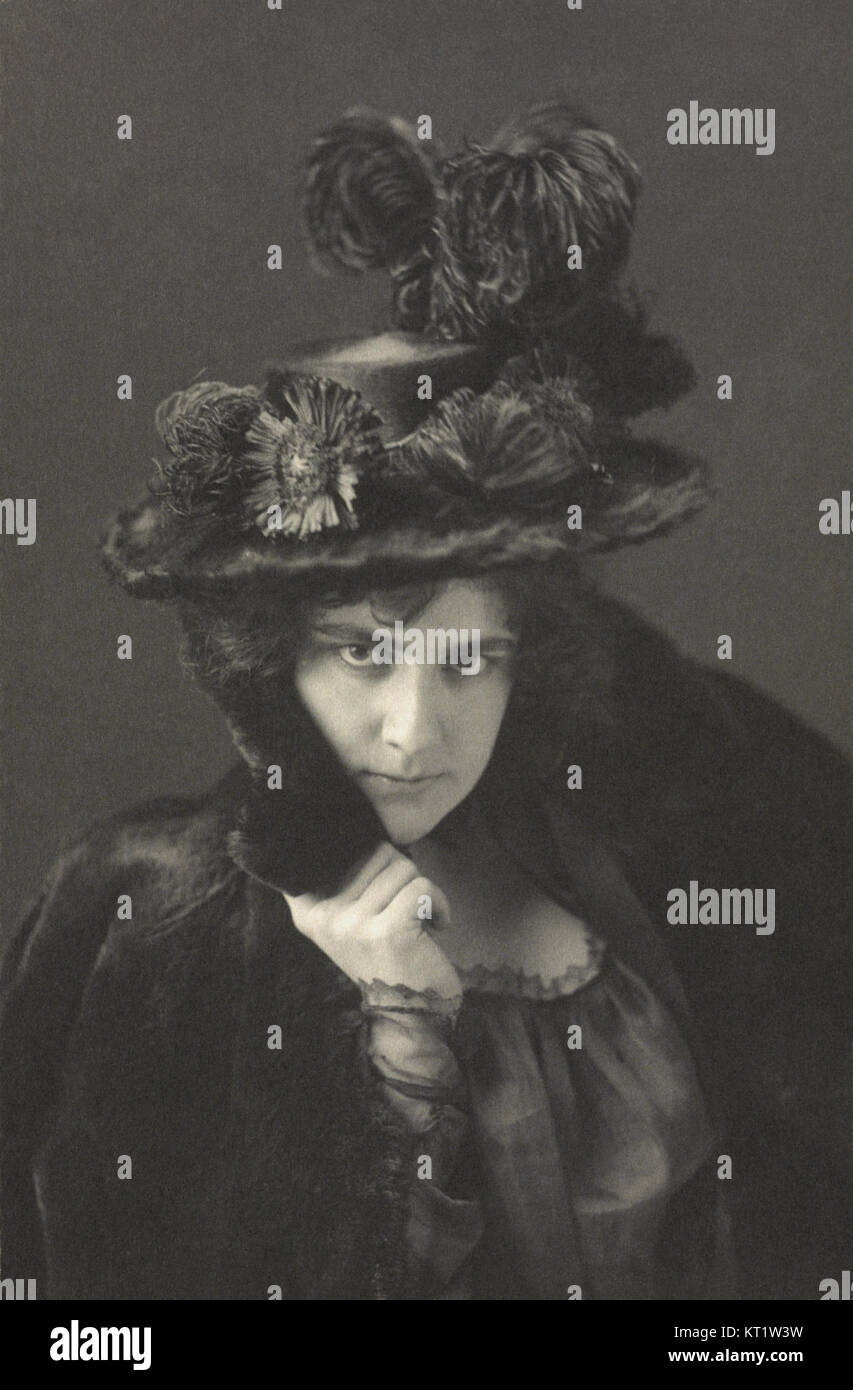 Photographed by Frances Benjamin Johnston, this portrait of Ethel Reed ...