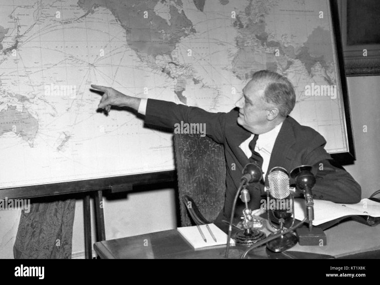 1940s map of world hi-res stock photography and images - Alamy