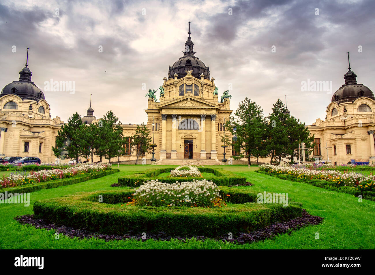 The famous Szechenyi thermal Baths Stock Photo - Alamy