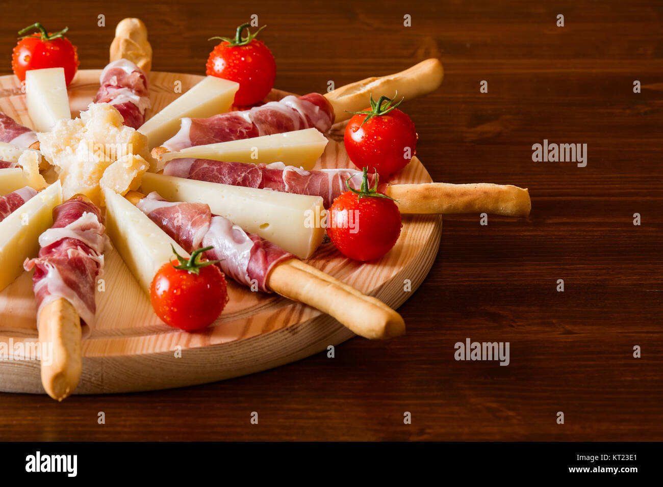 Italian cutting board Stock Photo - Alamy