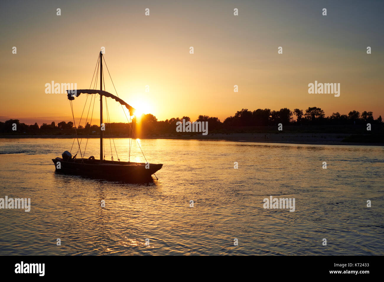 Loire River Boat High Resolution Stock Photography and Images - Alamy