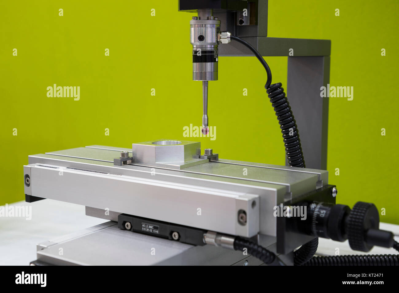 Auto measuring machine , CMM , Measuring dimension of precision part ...