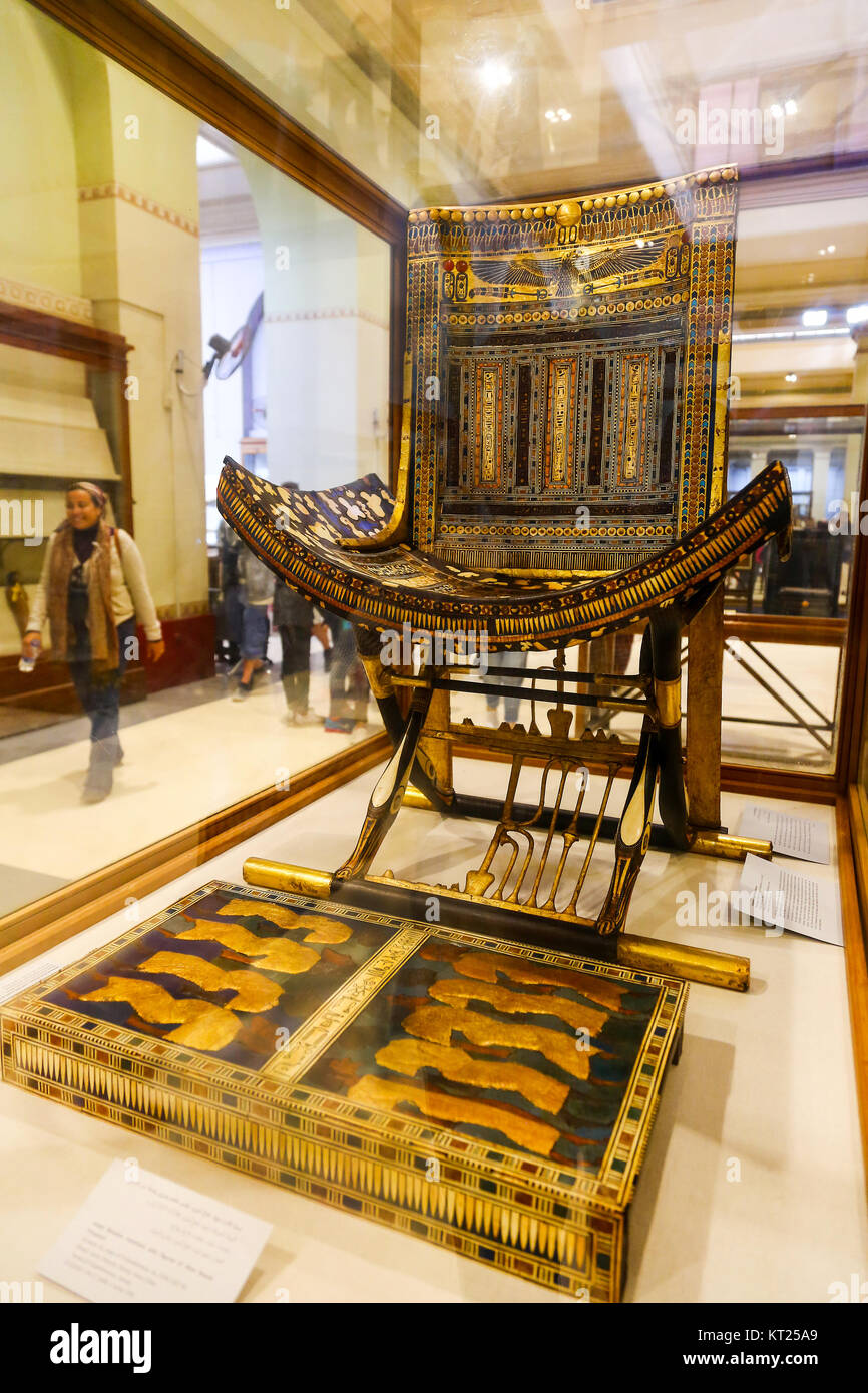 Tutankhamun throne hi-res stock photography and images - Alamy