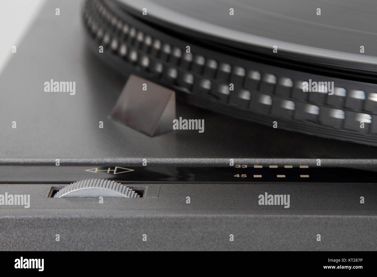The wheel of the speed controller for the rotational speed of the vinyl ...