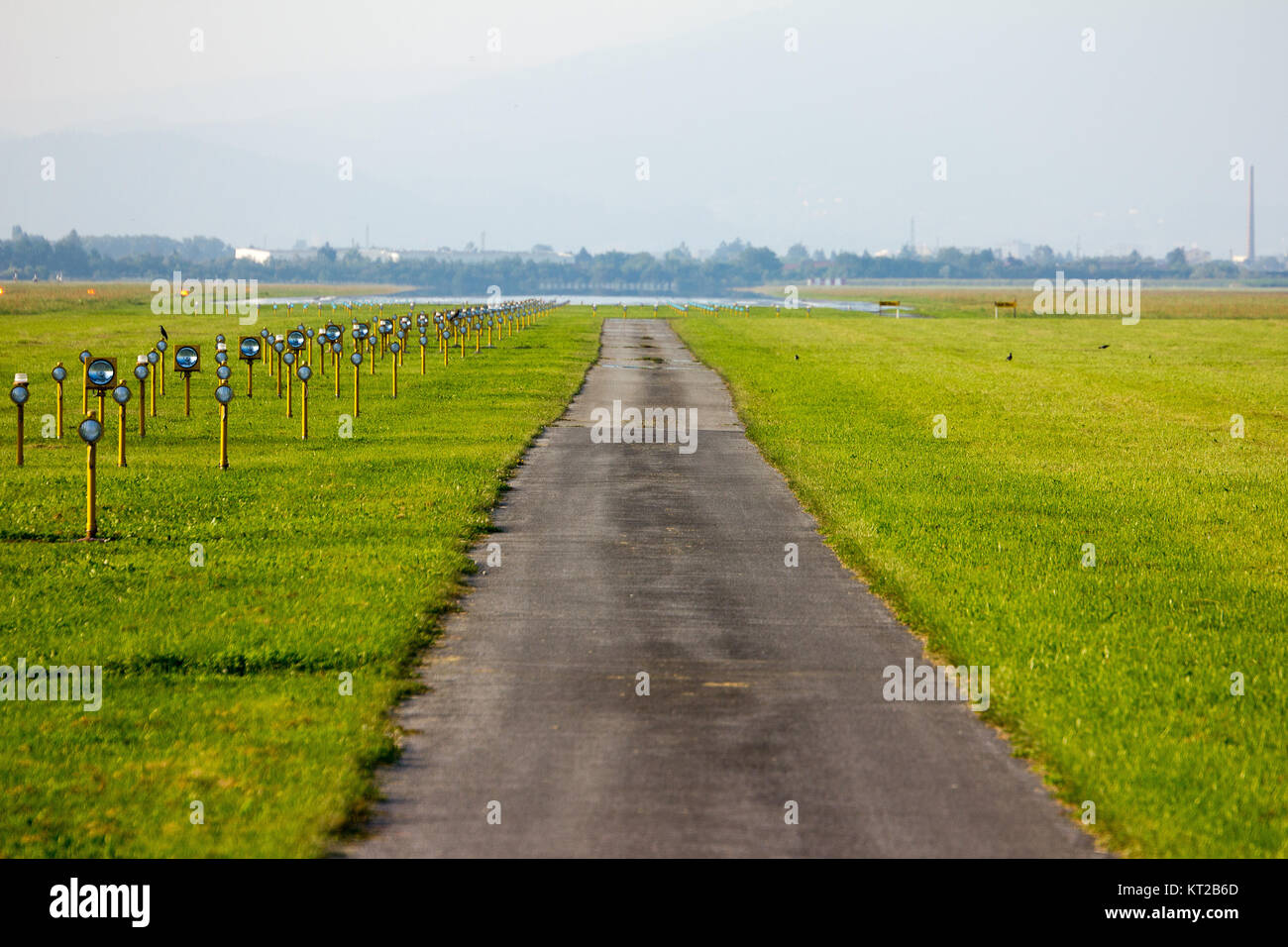 Runway start hi-res stock photography and images - Alamy