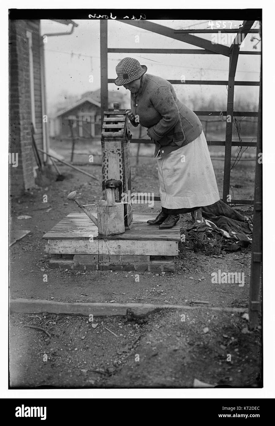 Ada Jones was an American singer and actress, known for her ...