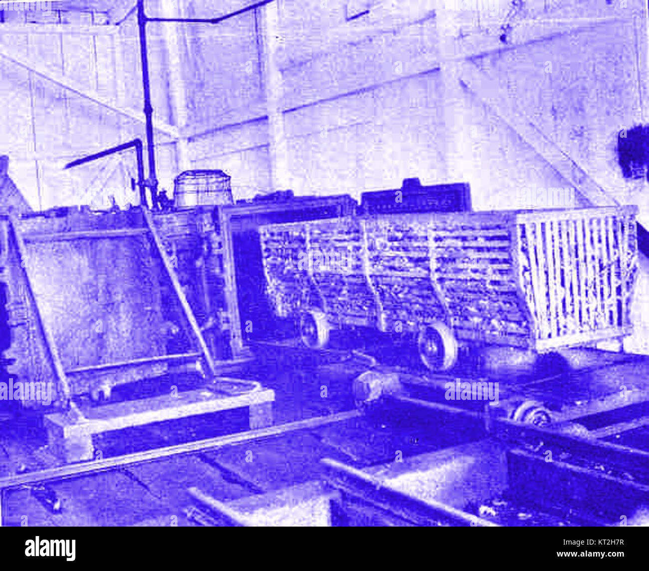 Photograph depicting a car numbered 34995 transporting crabs, prepared ...