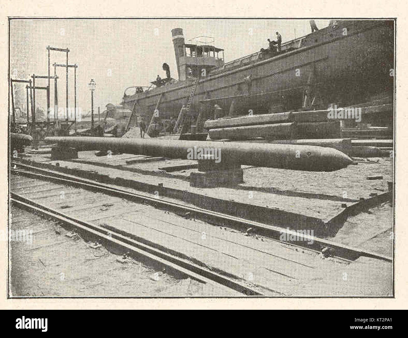 The Canal de Suez Pilon Derocheur de Quatorze Tonnes refers to a ...