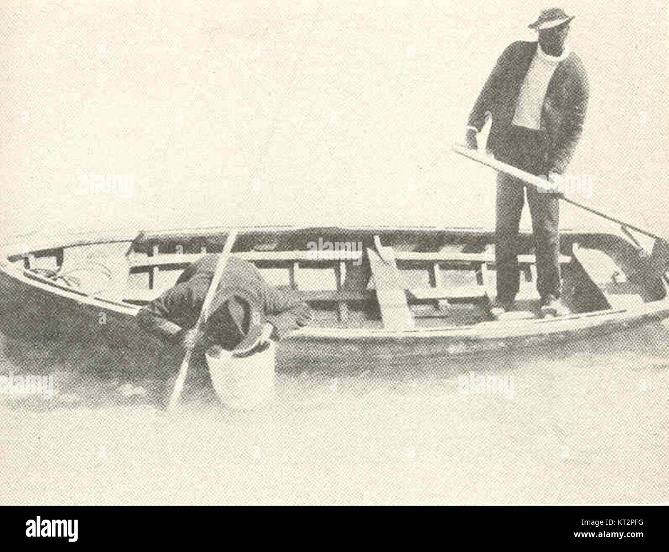 Sponge fishery hi-res stock photography and images - Alamy