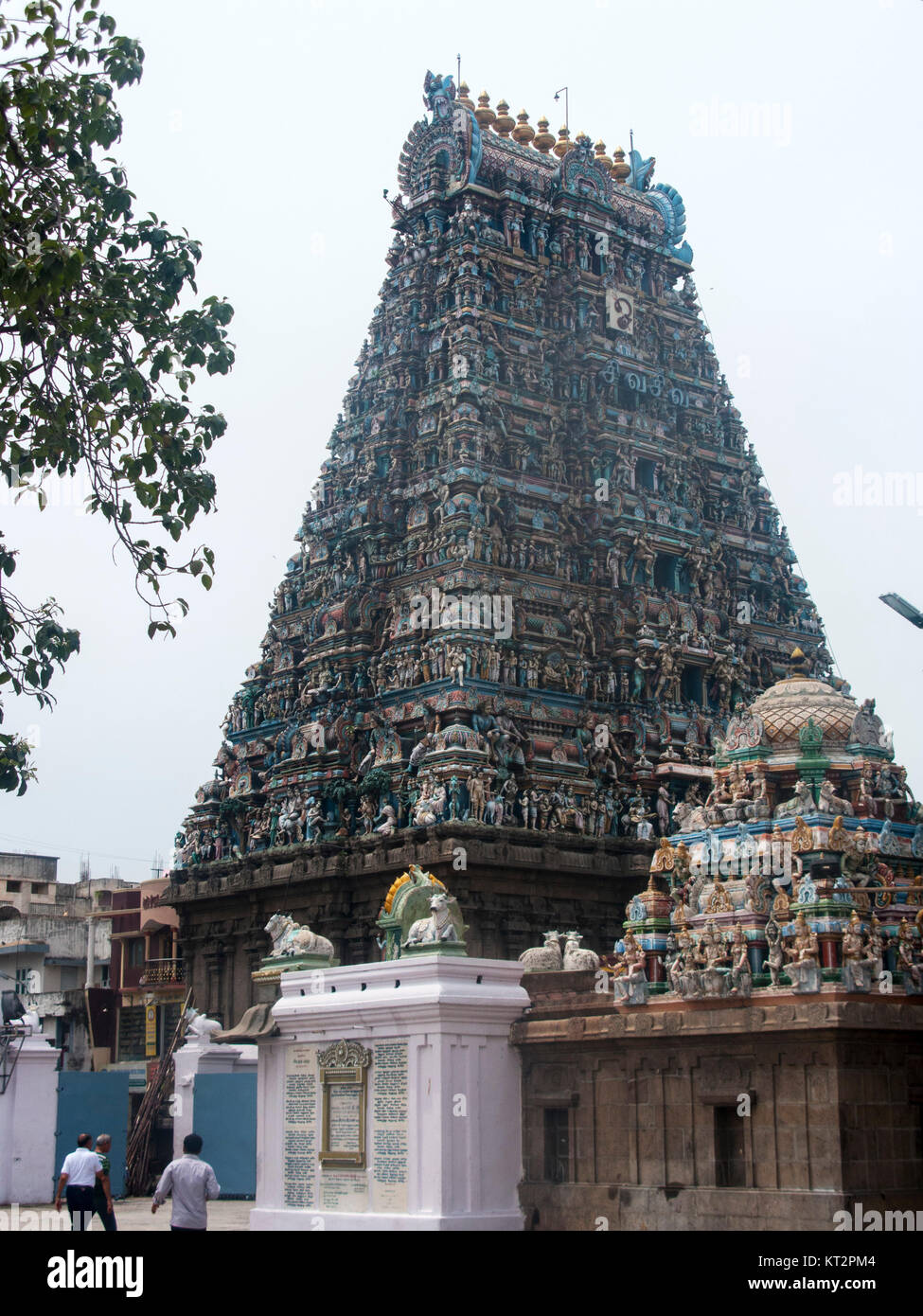 Carvings on side of Kapaleeshwarar Mylapore Hindu Temple Gopuram ...