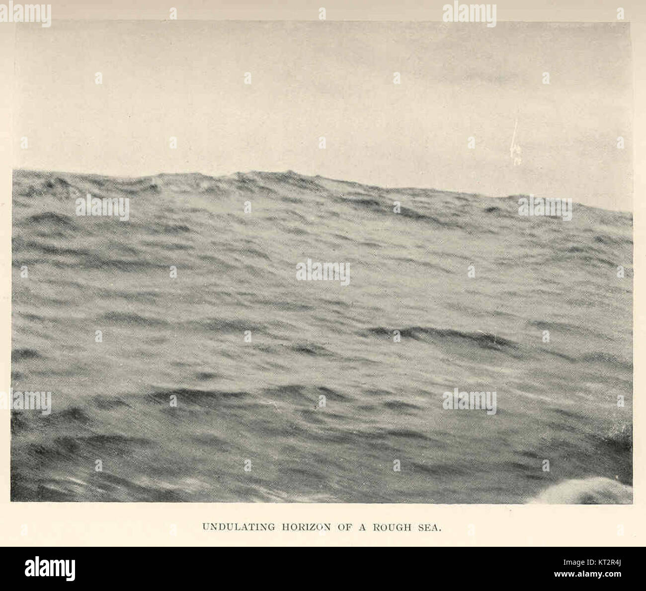 38008 Undulating Horizon of a Rough Sea Stock Photo - Alamy