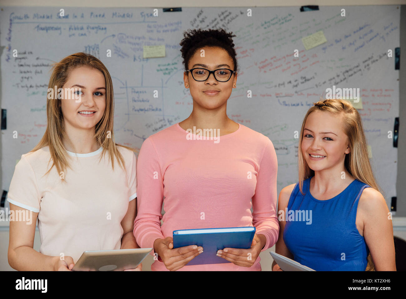 Girls classroom peers hi-res stock photography and images - Alamy