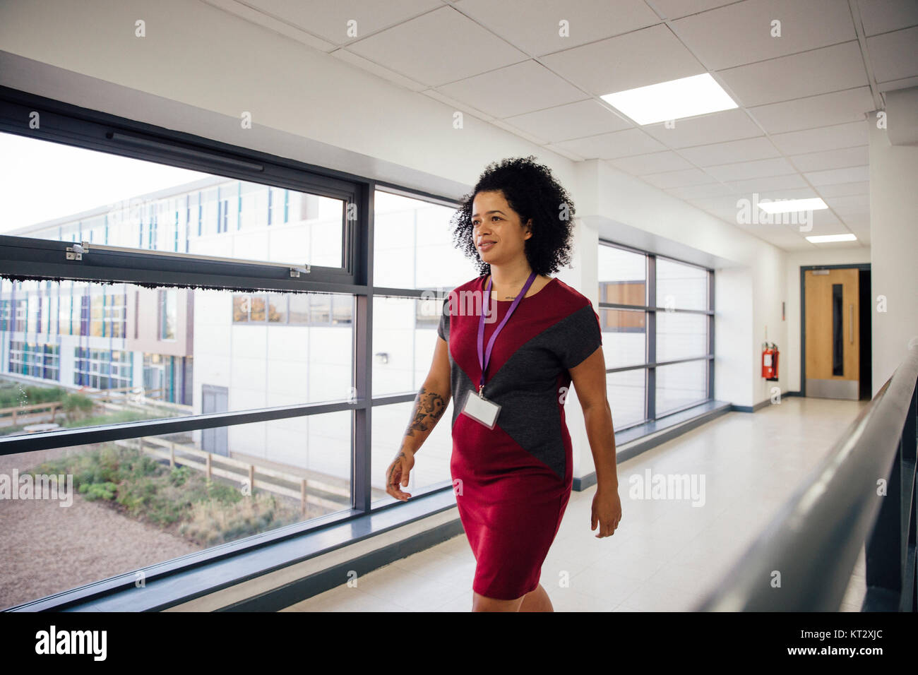 High school hallway walk hi-res stock photography and images - Alamy