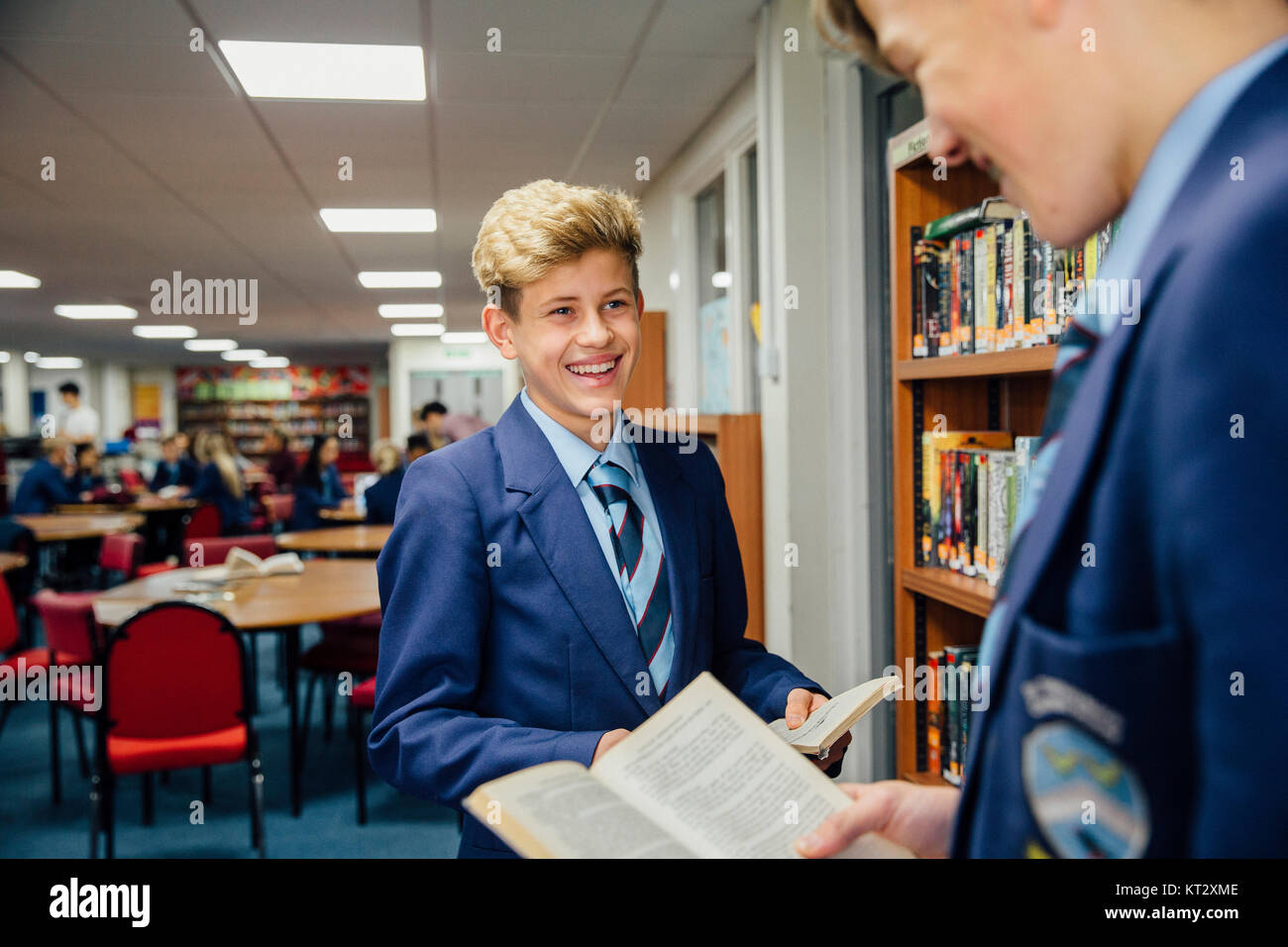 Teens At The Library Stock Photo - Alamy