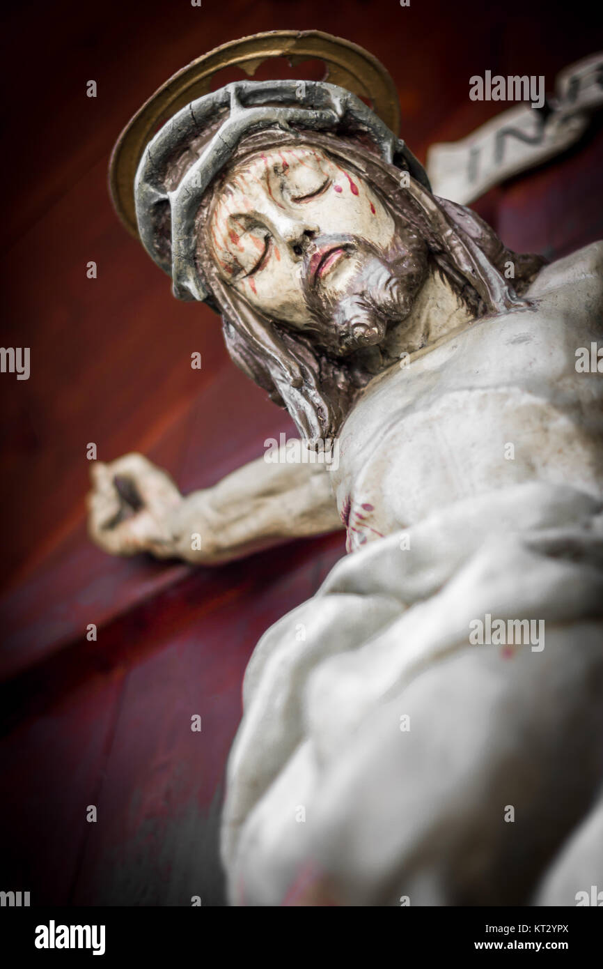 Bleeding jesus christ on cross hi-res stock photography and images - Alamy