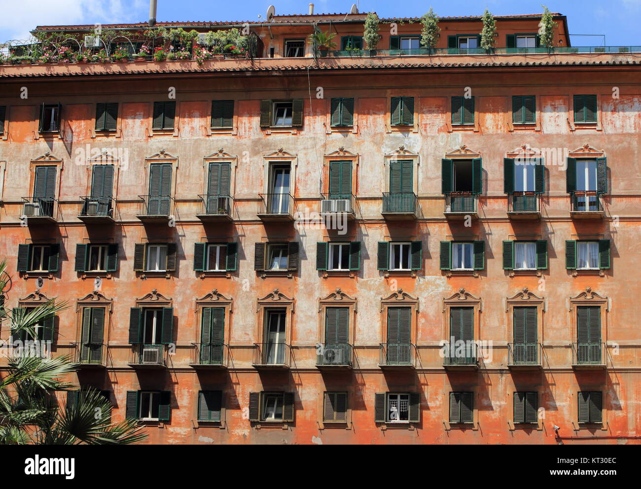 Ancient roman house window hi-res stock photography and images - Alamy