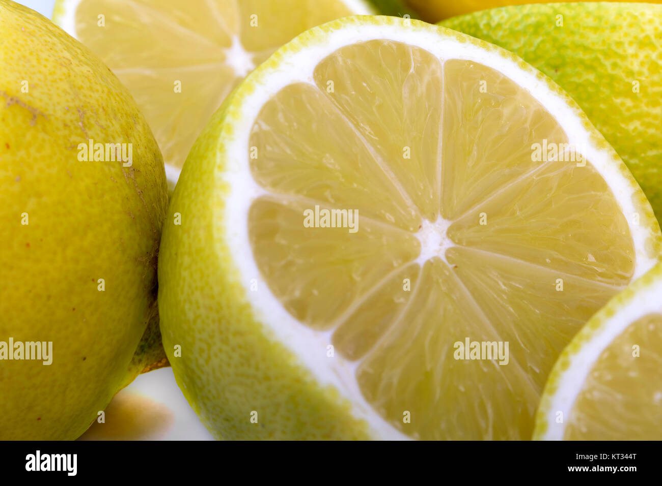 Lemon cross section close up hi-res stock photography and images - Alamy