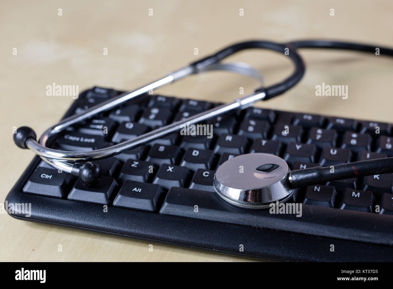 Computer treatment on a computer service. Repair and diagnostics of ...