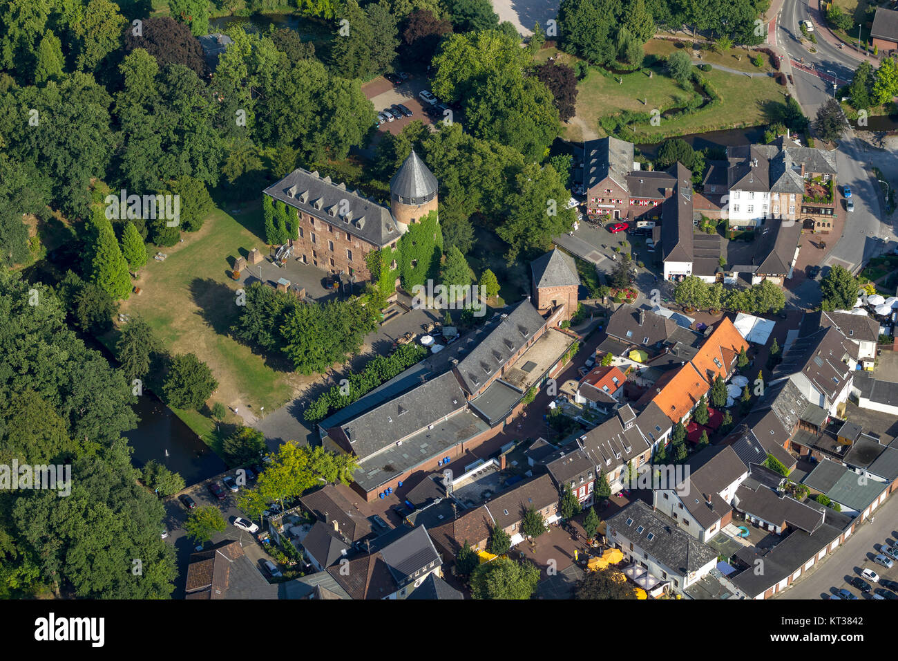 Burg bruggen mit turm hi-res stock photography and images - Alamy