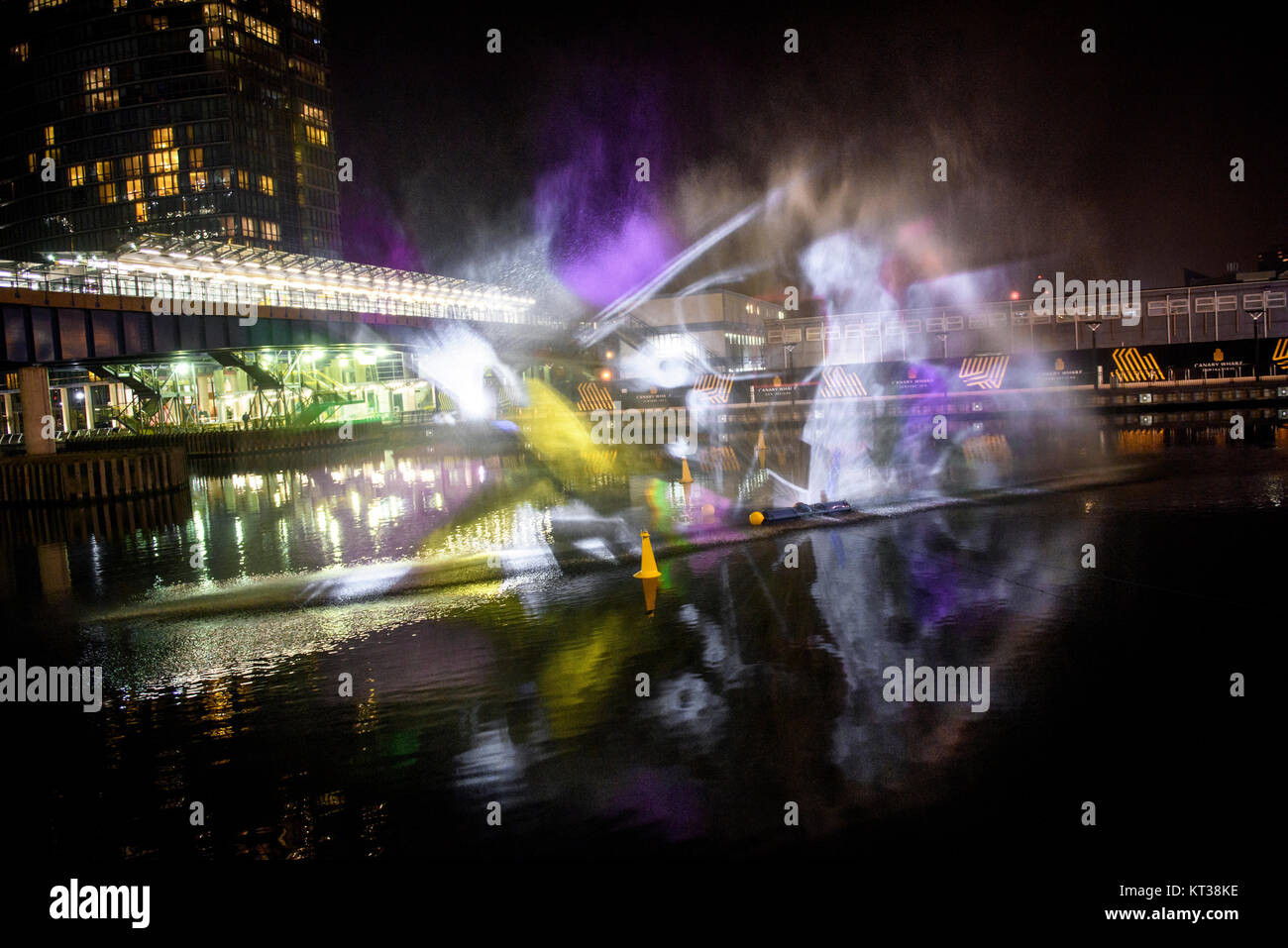 Water Wall by Andrew Bernstein and Gregory St. Pierre at Canary Wharf ...