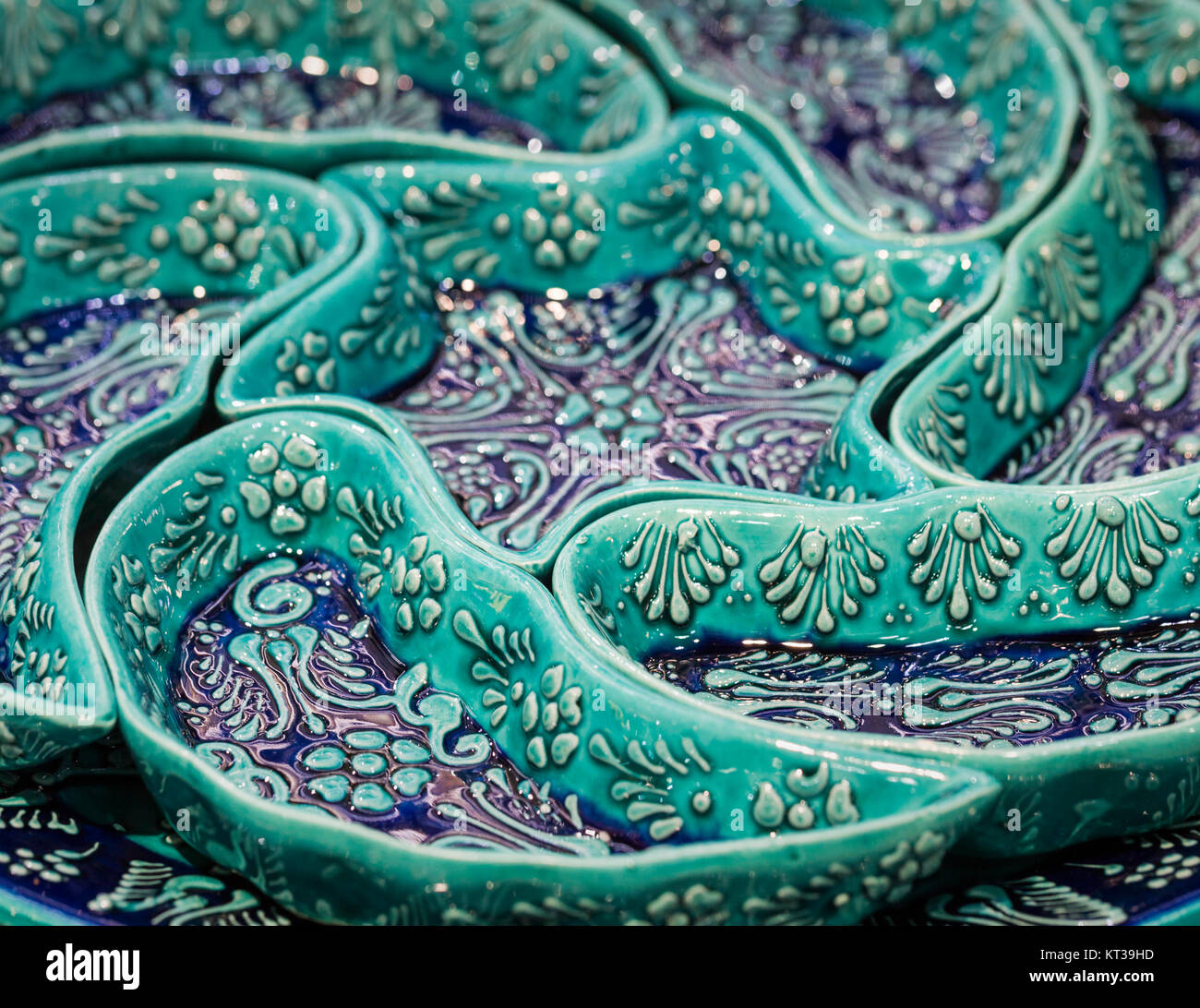 Traditional Turkish ceramics on the Grand Bazaar Stock Photo - Alamy