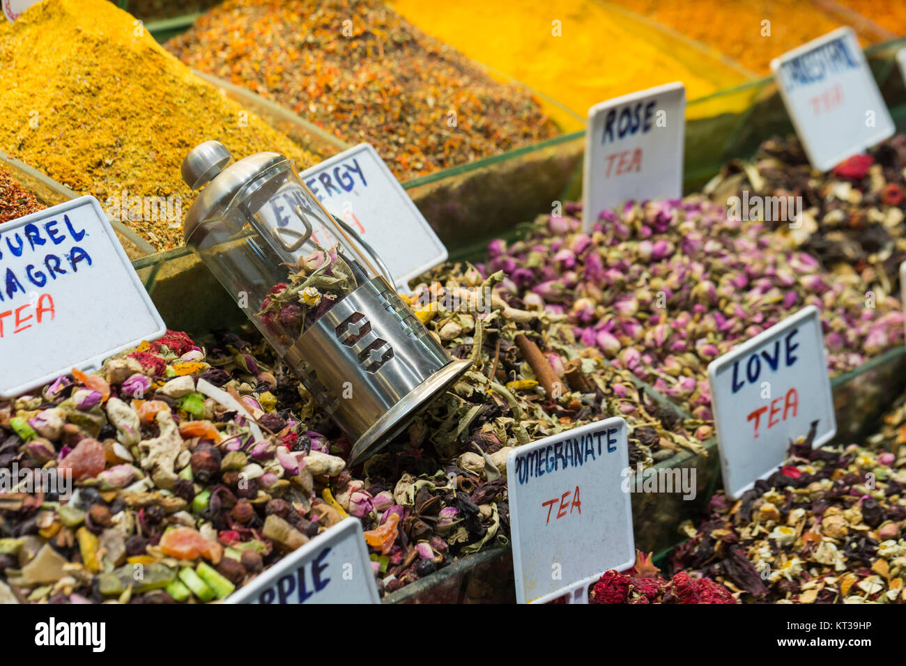 Tea shop in Grand Bazaar, Istanbul, Turkey Stock Photo - Alamy