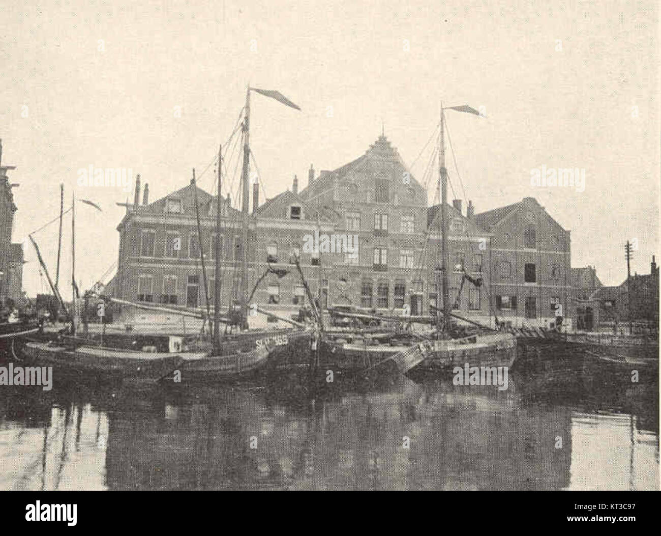 Dutch herring boats fishing hi-res stock photography and images - Alamy