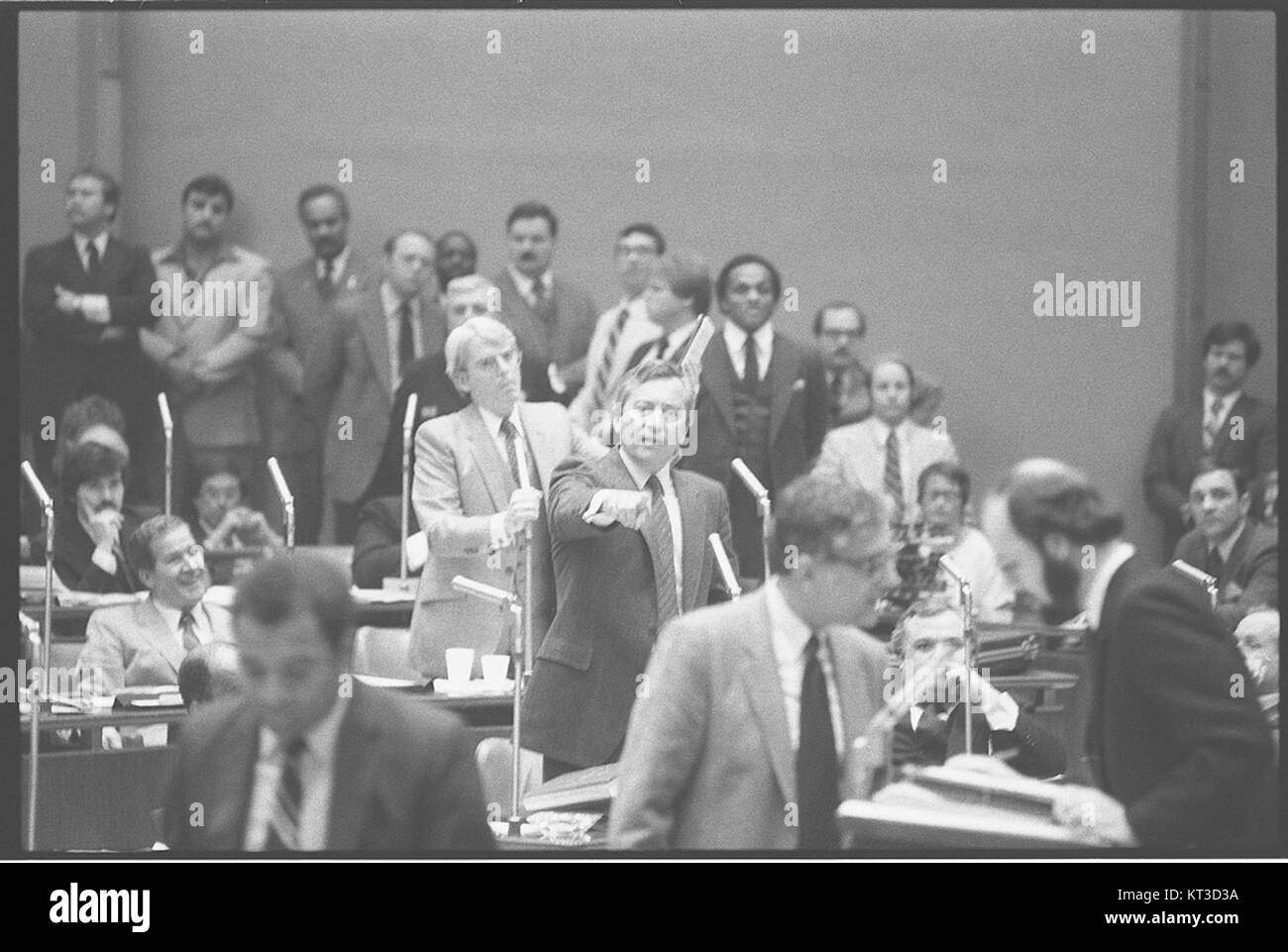 Alderman Edward Vrdolyak was a prominent American politician from ...