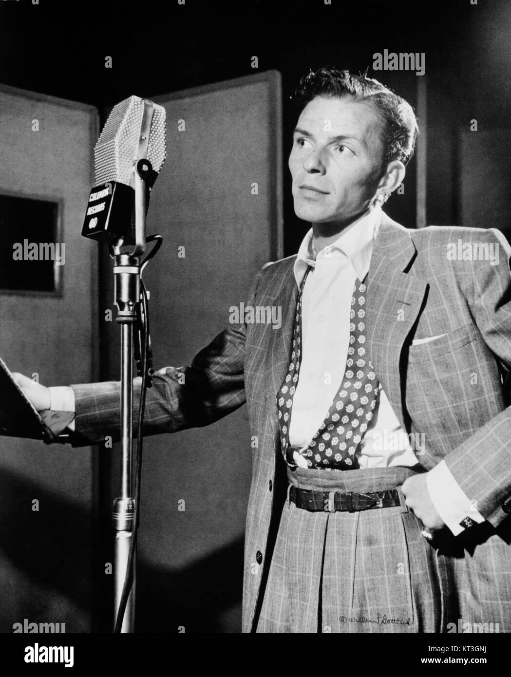 Frank sinatra hi-res stock photography and images - Alamy