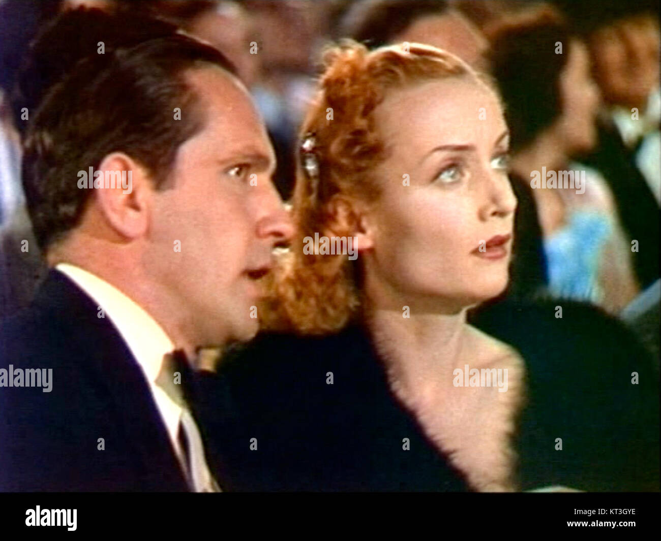 Scene from the 1937 film 'Nothing Sacred', featuring actors Fredric ...